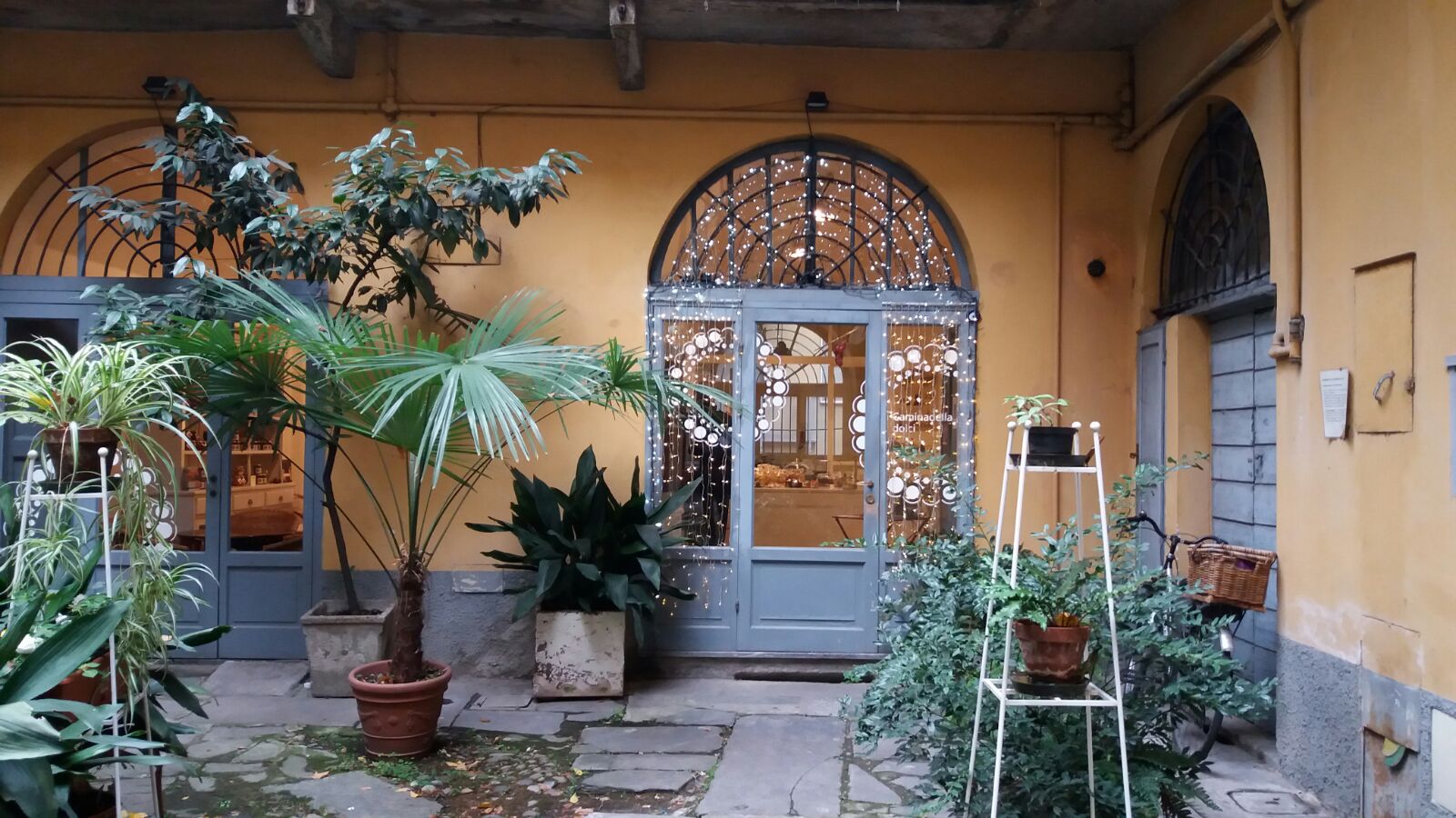 scorcio cortile - Italian Days - Food Tours In Bologna, Venice ...